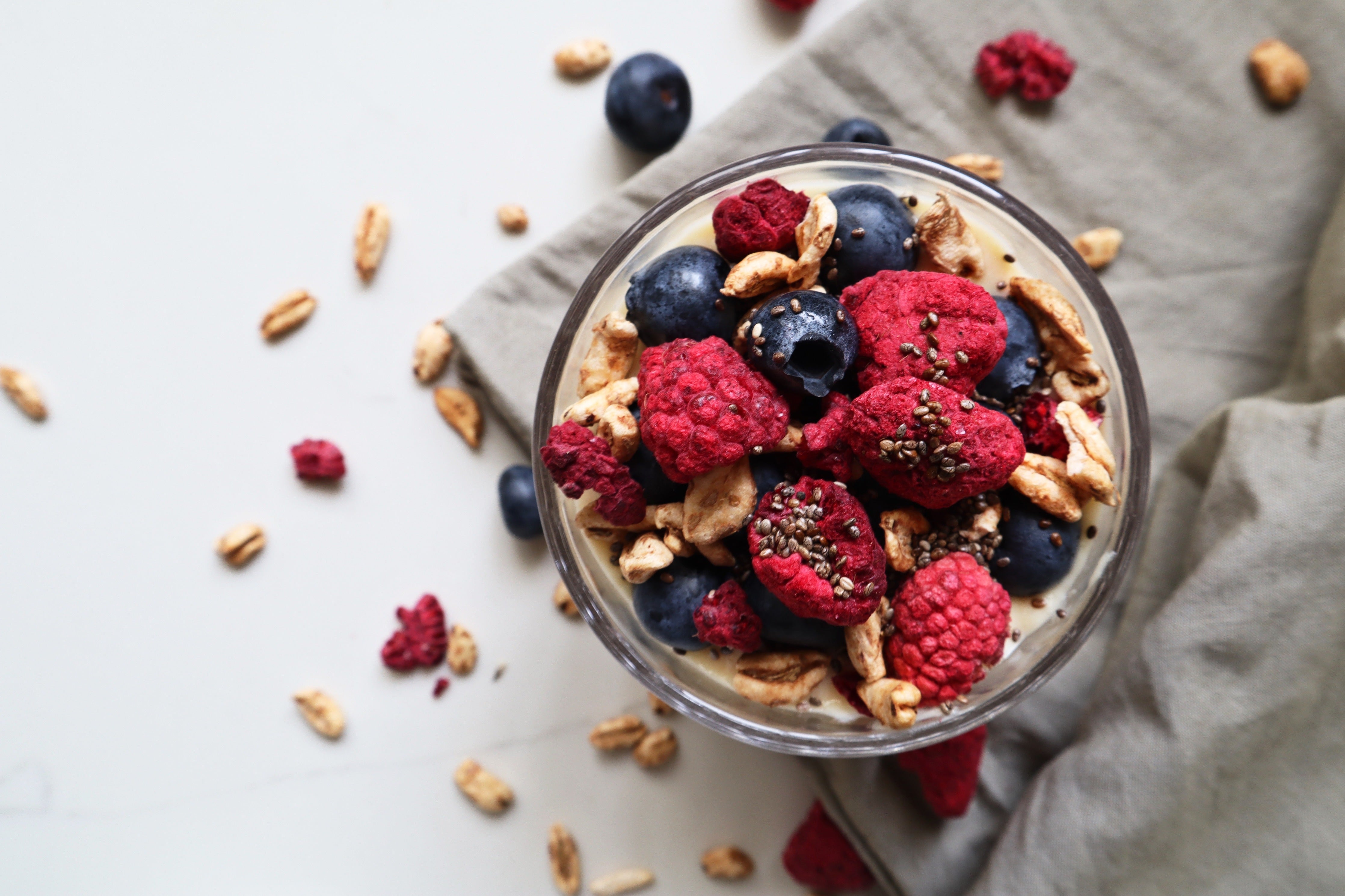 High protein recipe: Vanilla Yogurt Parfait – Proteus Nutrition